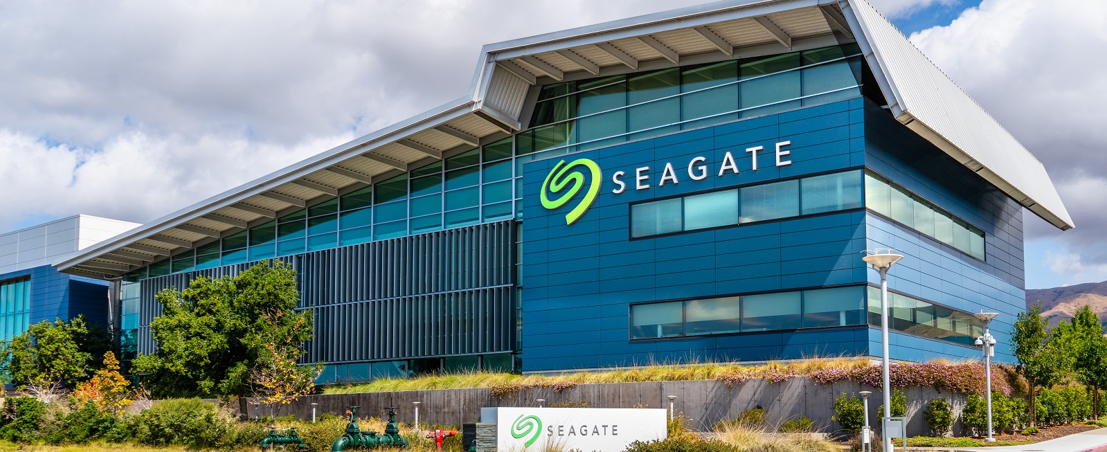 WorldECR | Seagate slapped with $300m fine for banned business with ...